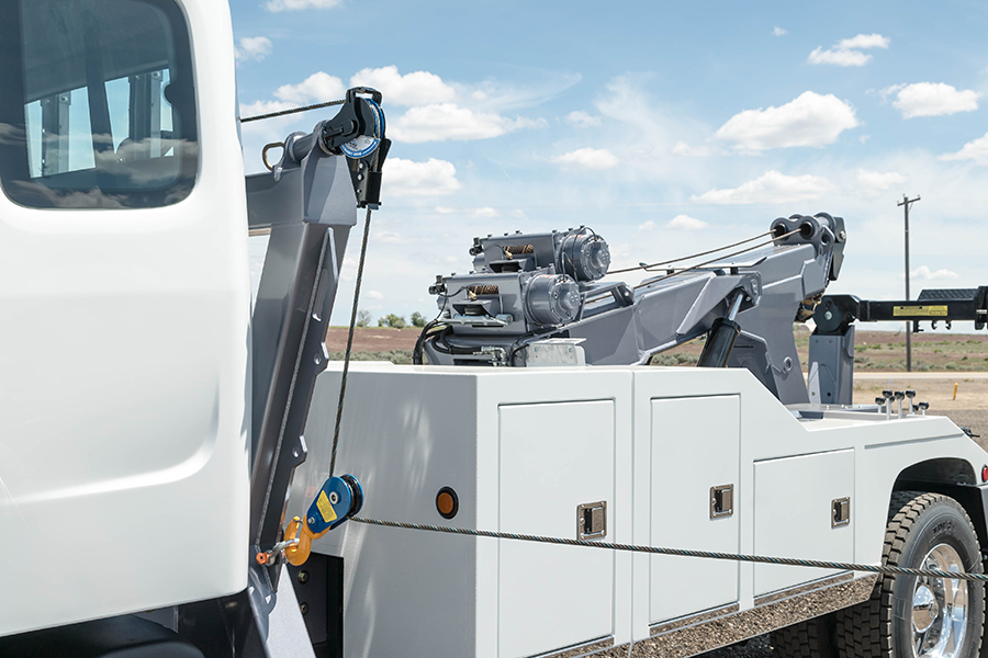 SP9000 - SP Series™ Sidepuller® - In The Ditch Towing Products